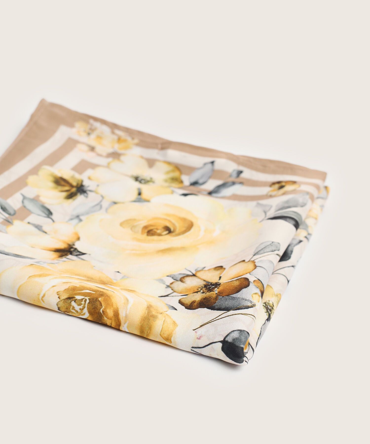 Bufanda Tipo Pañoleta En Satín Estampada | Compra Online | PATPRIMO
